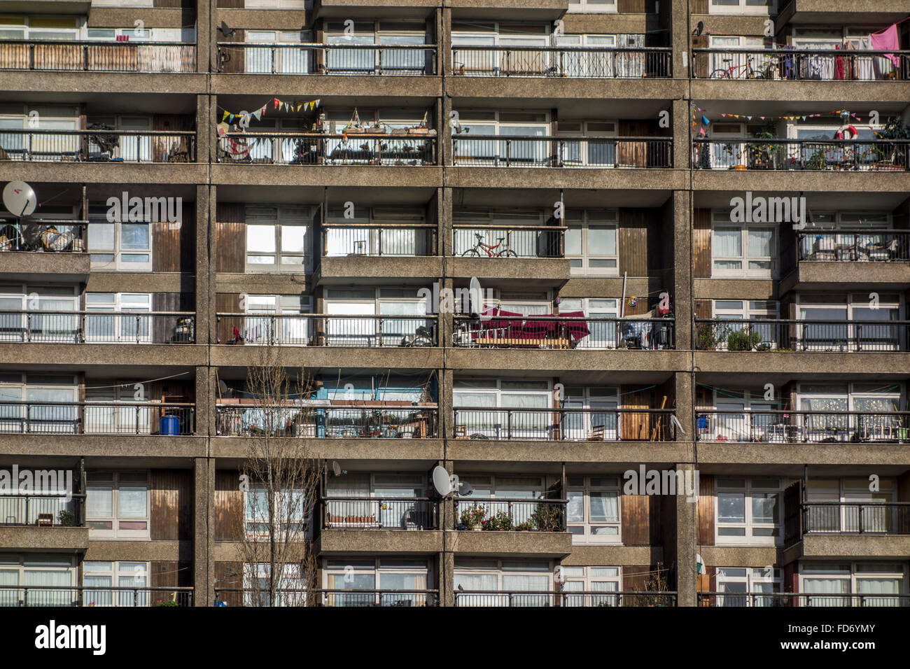 High rise brutalist architecture hi-res stock photography and images ...