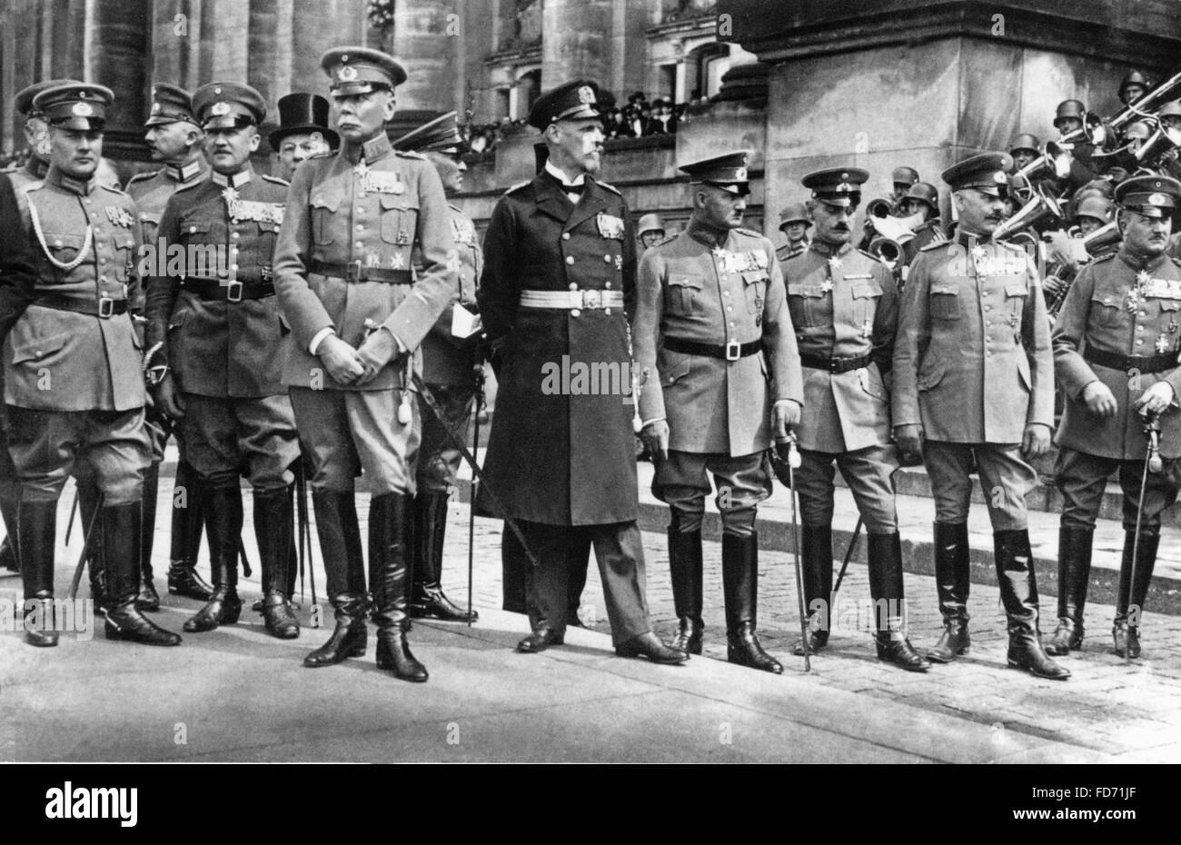 Kurt von schleicher hans von seeckt hi-res stock photography and images ...