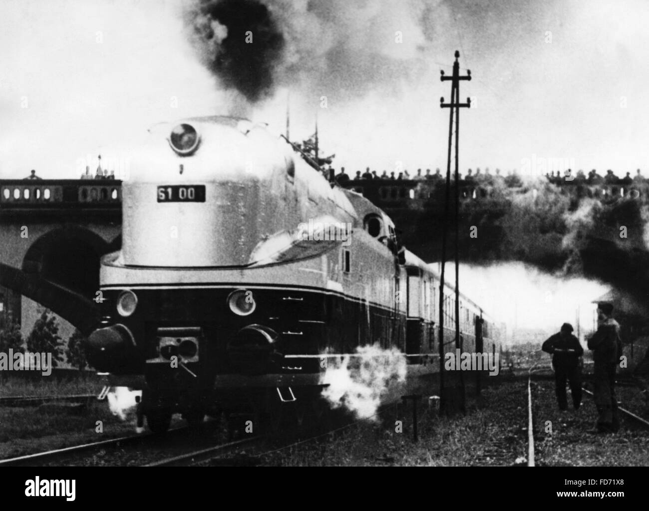 Streamliner hi-res stock photography and images - Alamy