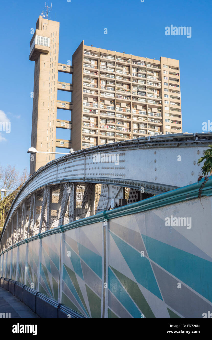 Brutalist architecture of Trellick Tower high rise block of flats and ...