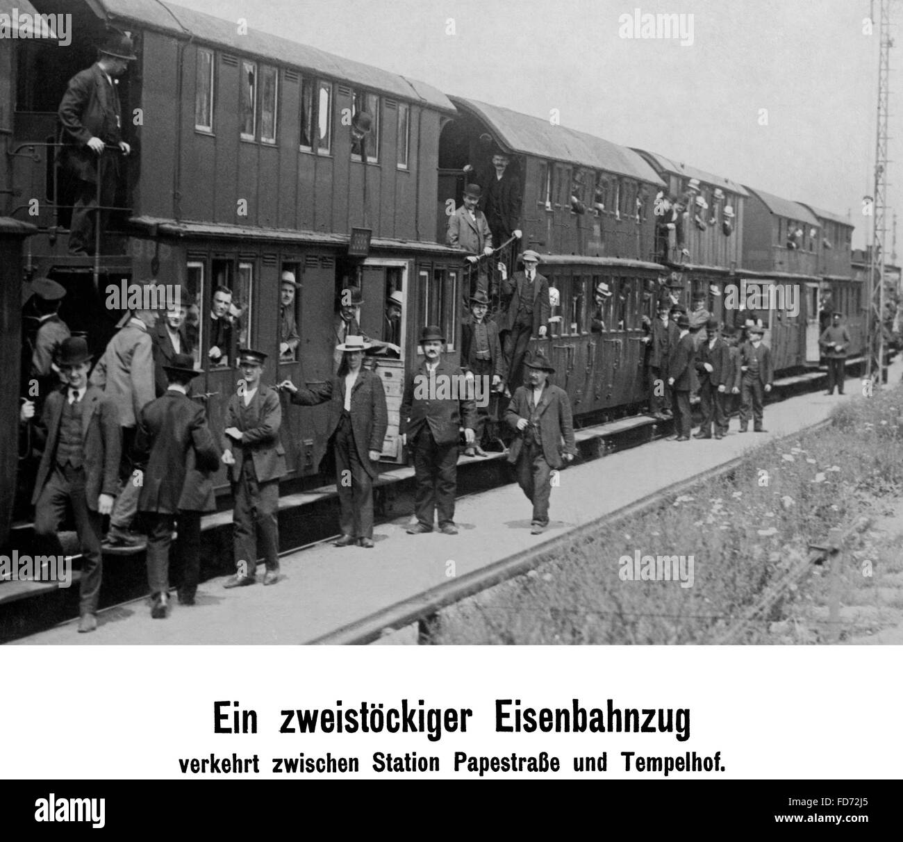 Bilevel train Black and White Stock Photos & Images - Alamy