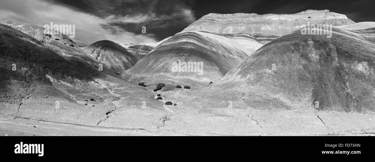 Bentonite clay badlands national hi-res stock photography and images ...