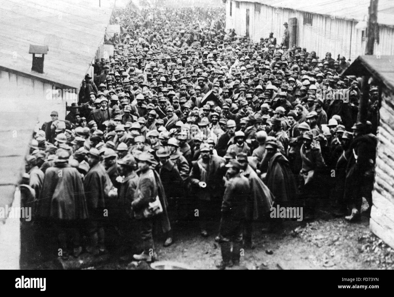 Italian prisoners of war, 1917 Stock Photo - Alamy