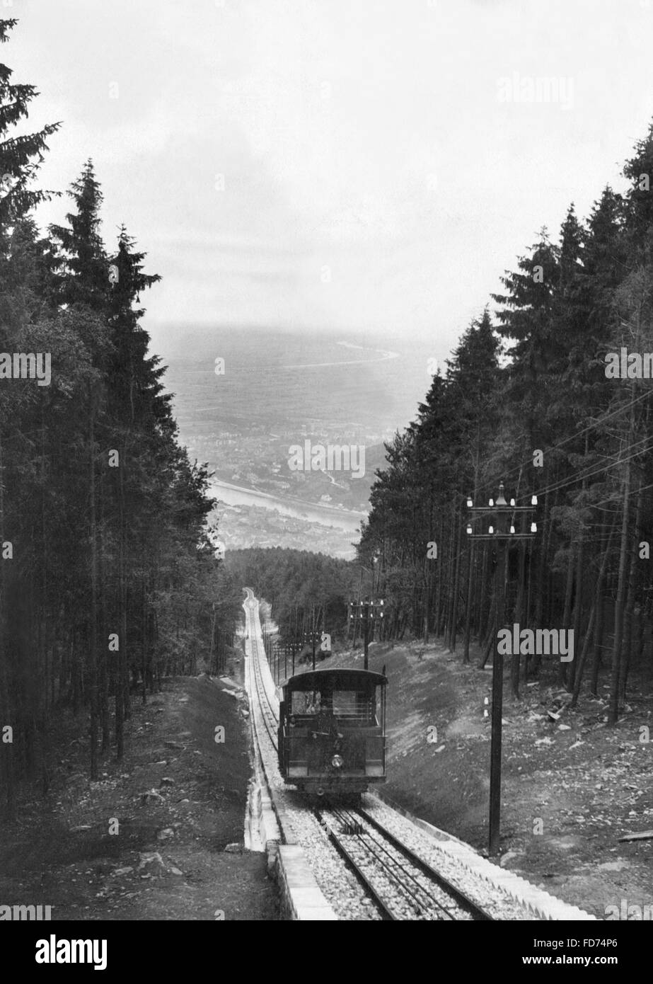 Heidelberg railway station Black and White Stock Photos & Images - Alamy