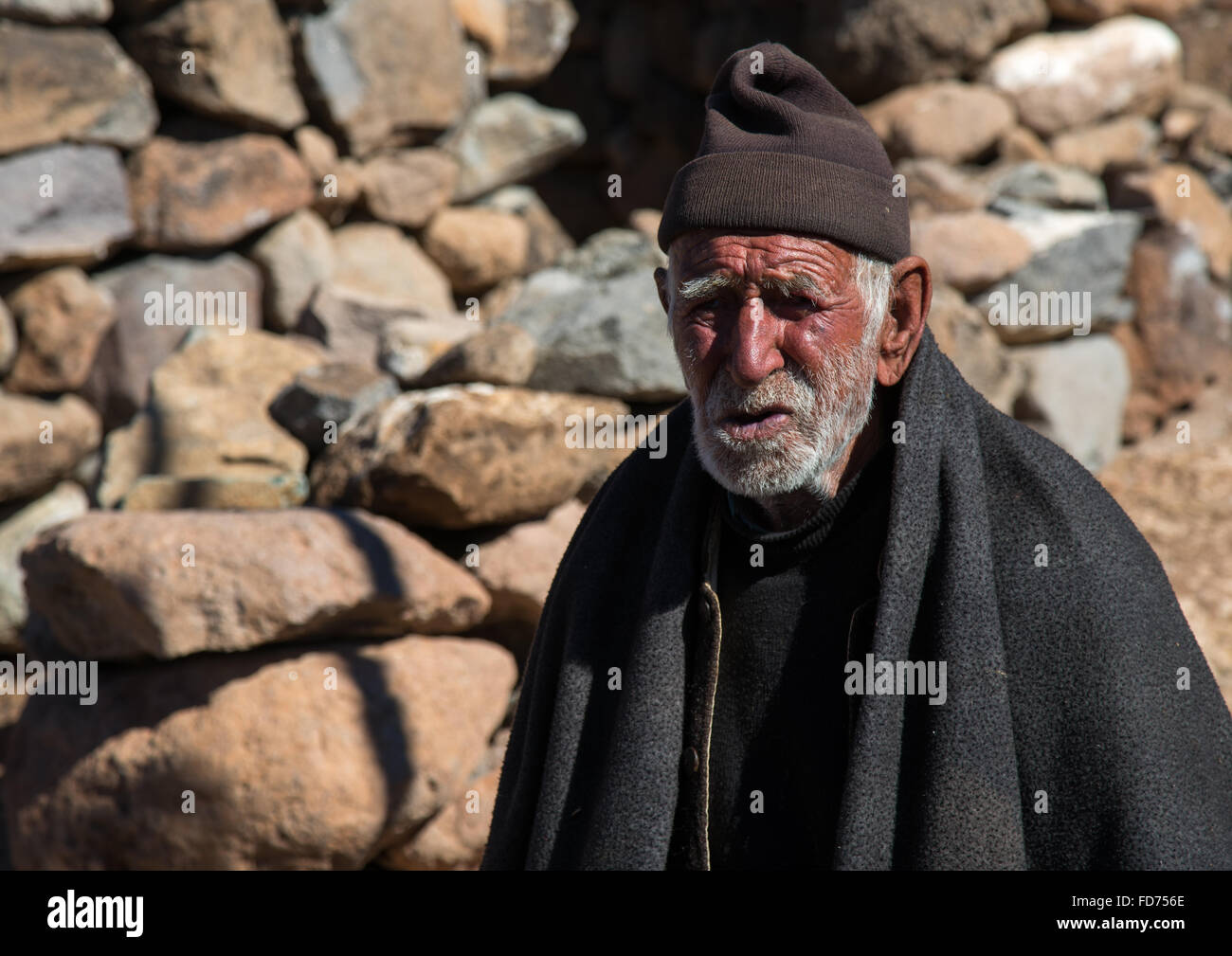 old man in the troglodyte village, Kerman province, Meymand, Iran Stock ...
