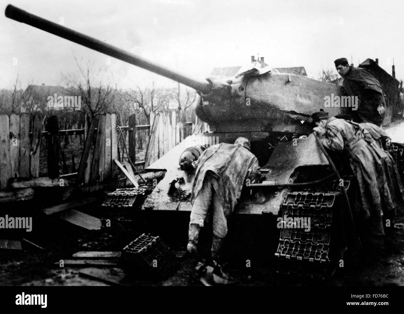 Russian soldiers 1945 hi-res stock photography and images - Alamy