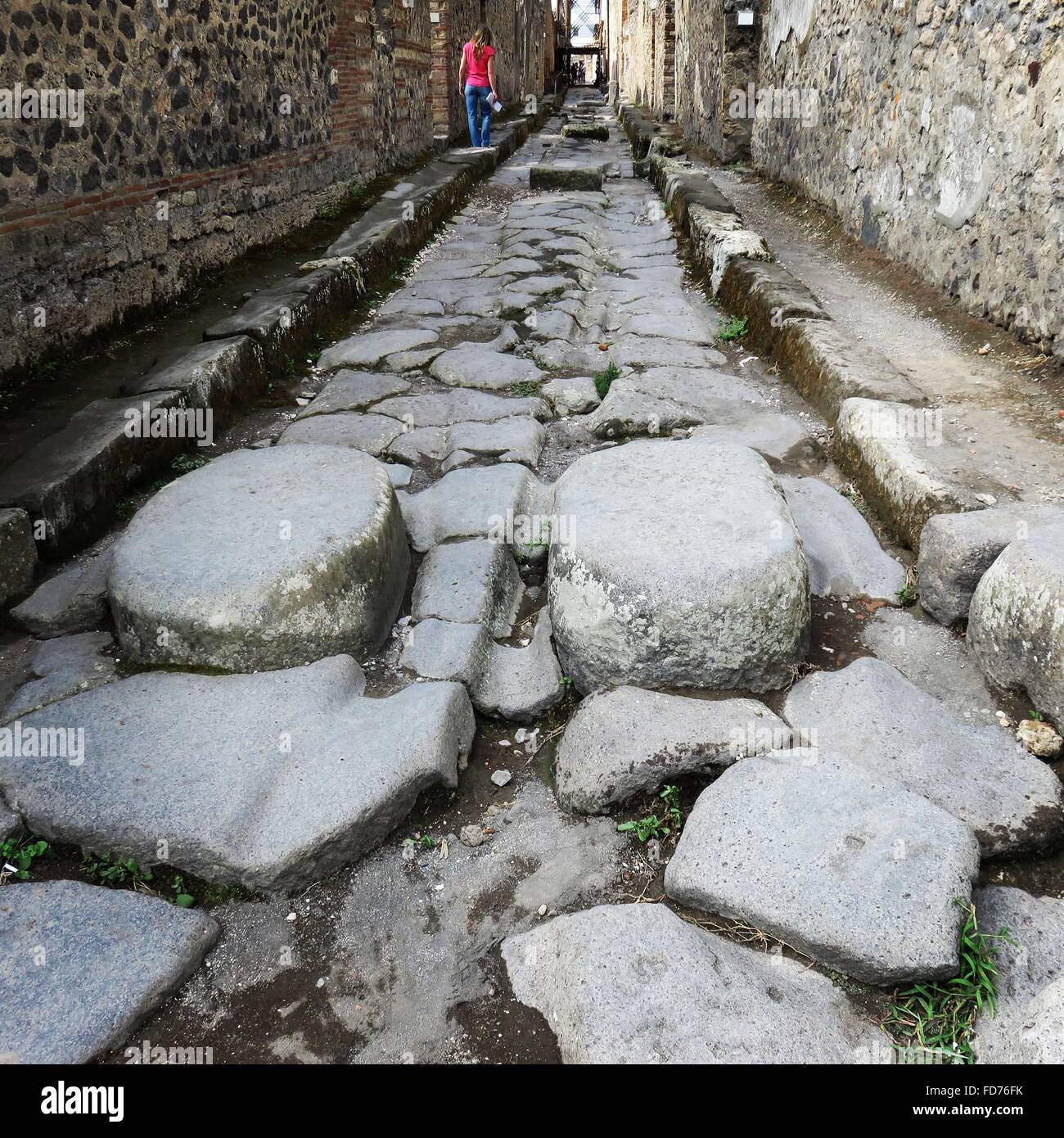 Women walking by the canal hi-res stock photography and images - Alamy