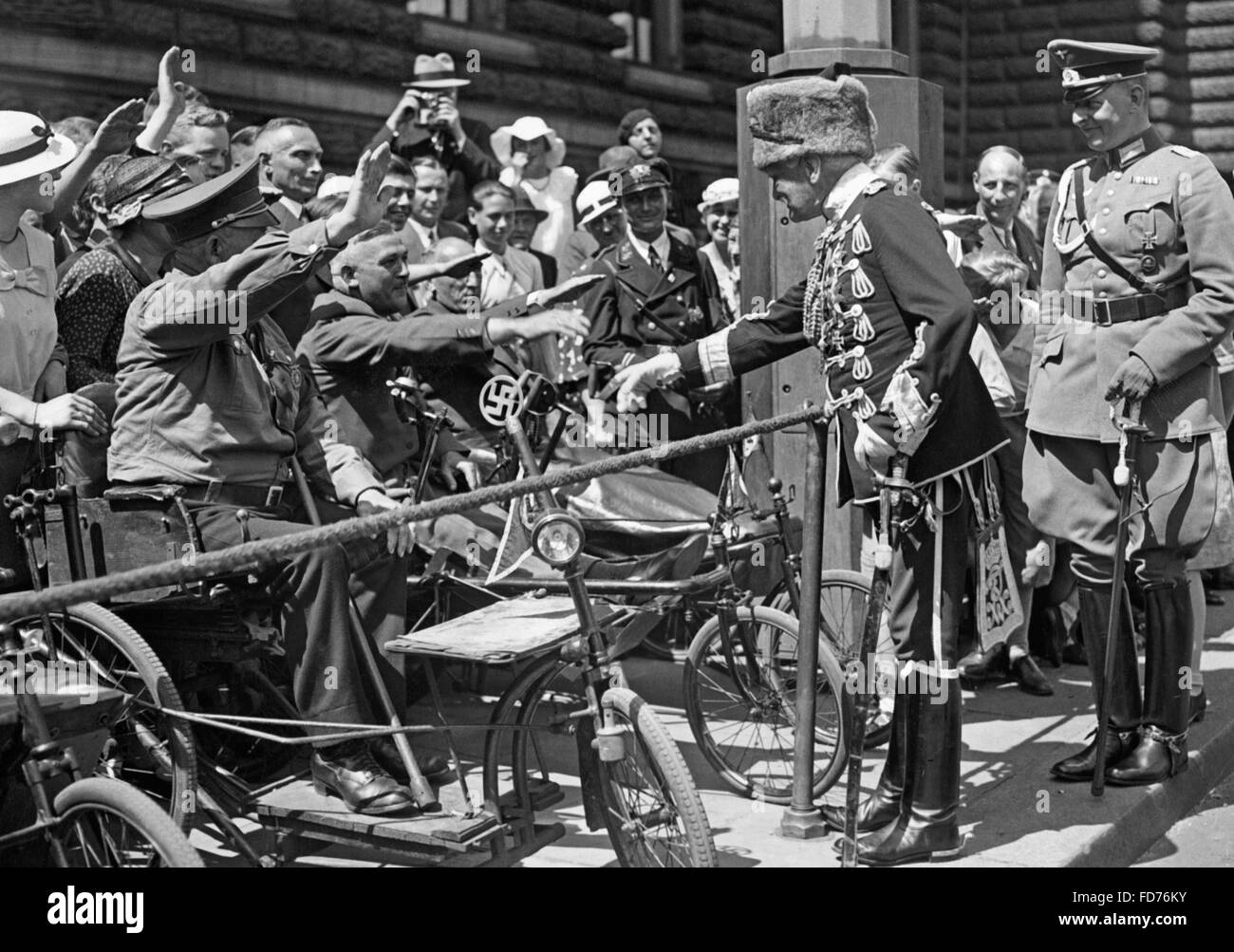 Invalids war hi-res stock photography and images - Alamy