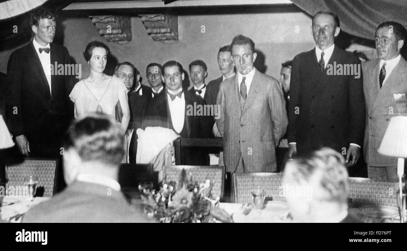 Dinner in honor of famous pilots in New York, 1930 Stock Photo - Alamy