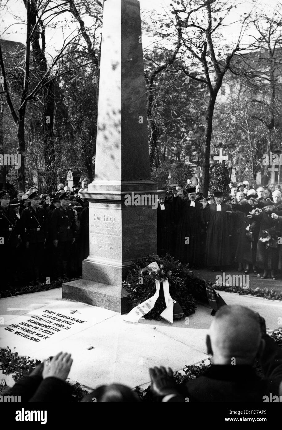 Funeral service at the cemetery of the French Reformed congregation in ...