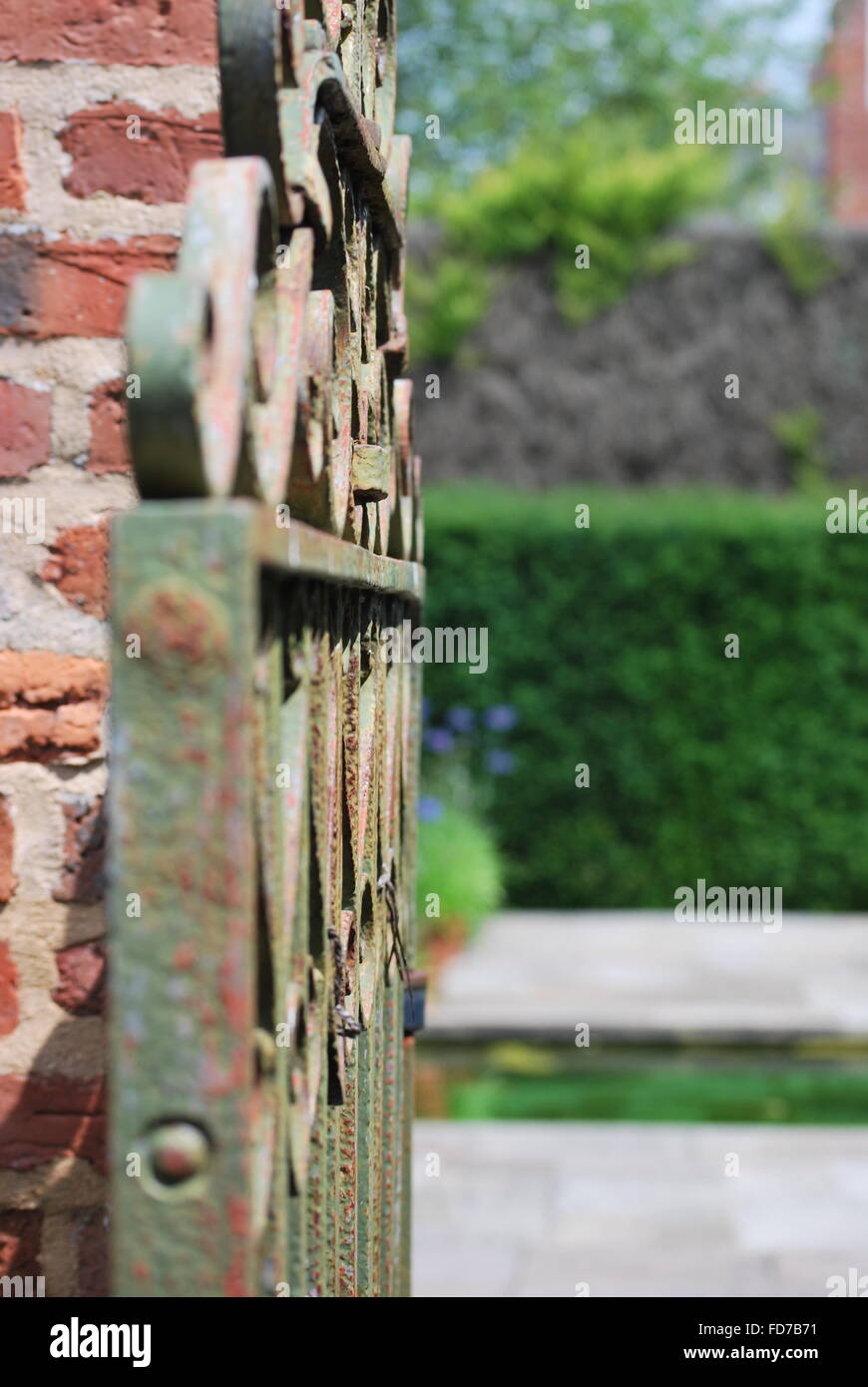 Open metal gate hi-res stock photography and images - Alamy