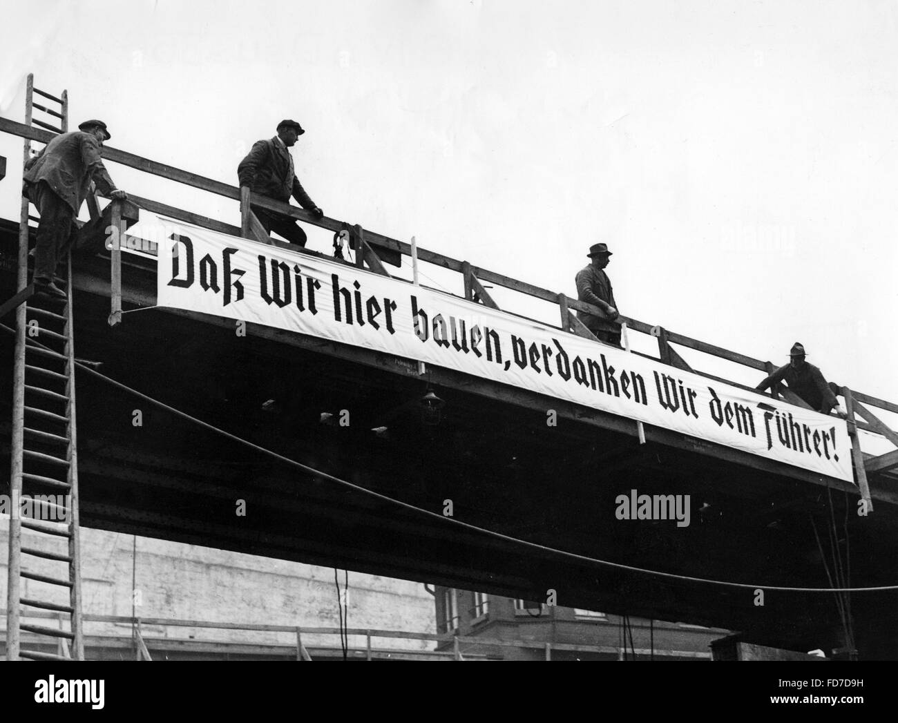 Election propaganda of the Deutsche Bauarbeiterschaft (German ...