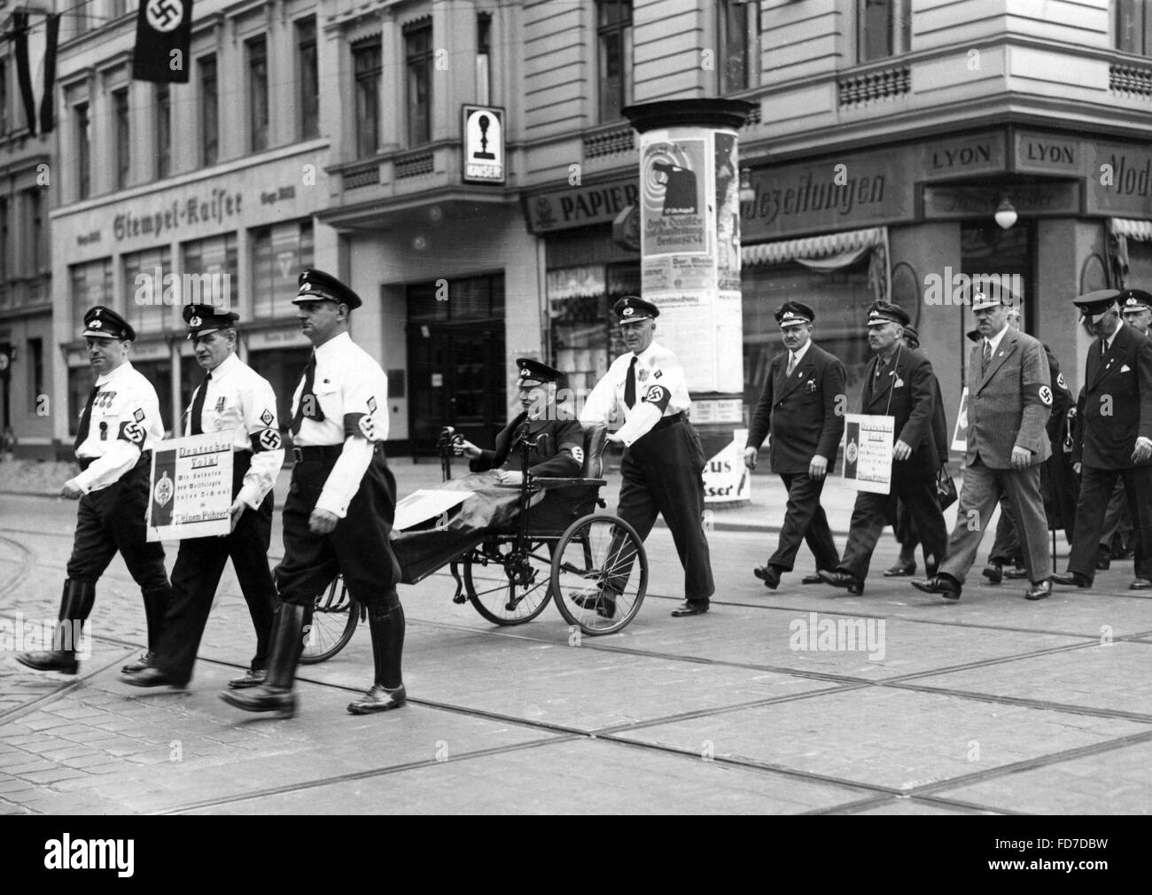 War on berlin hi-res stock photography and images - Alamy