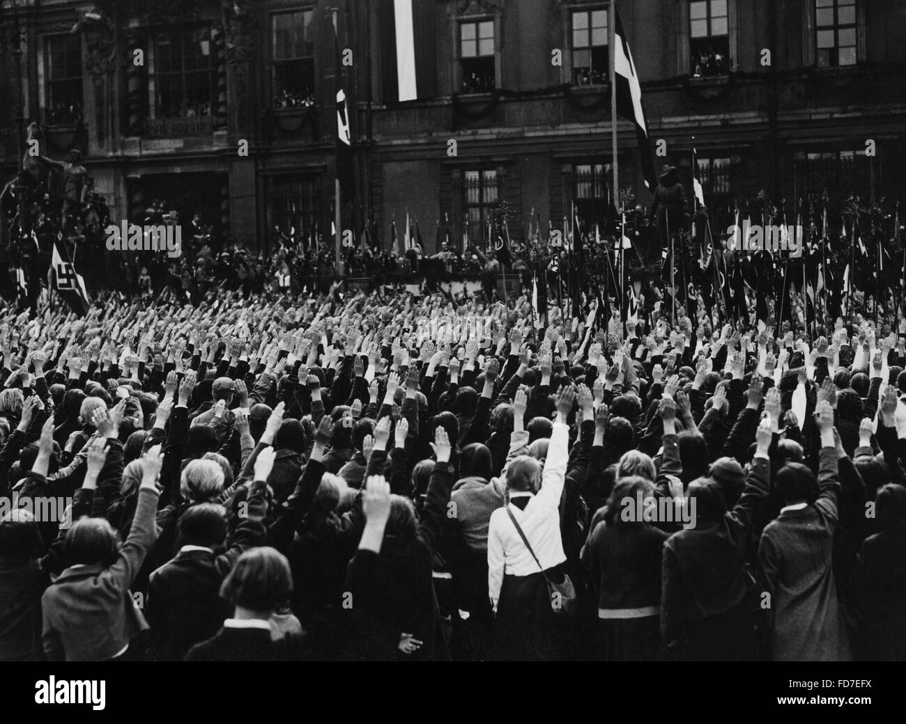 Youth rally in the Lustgarten in Berlin on May 1, 1933 Stock Photo - Alamy