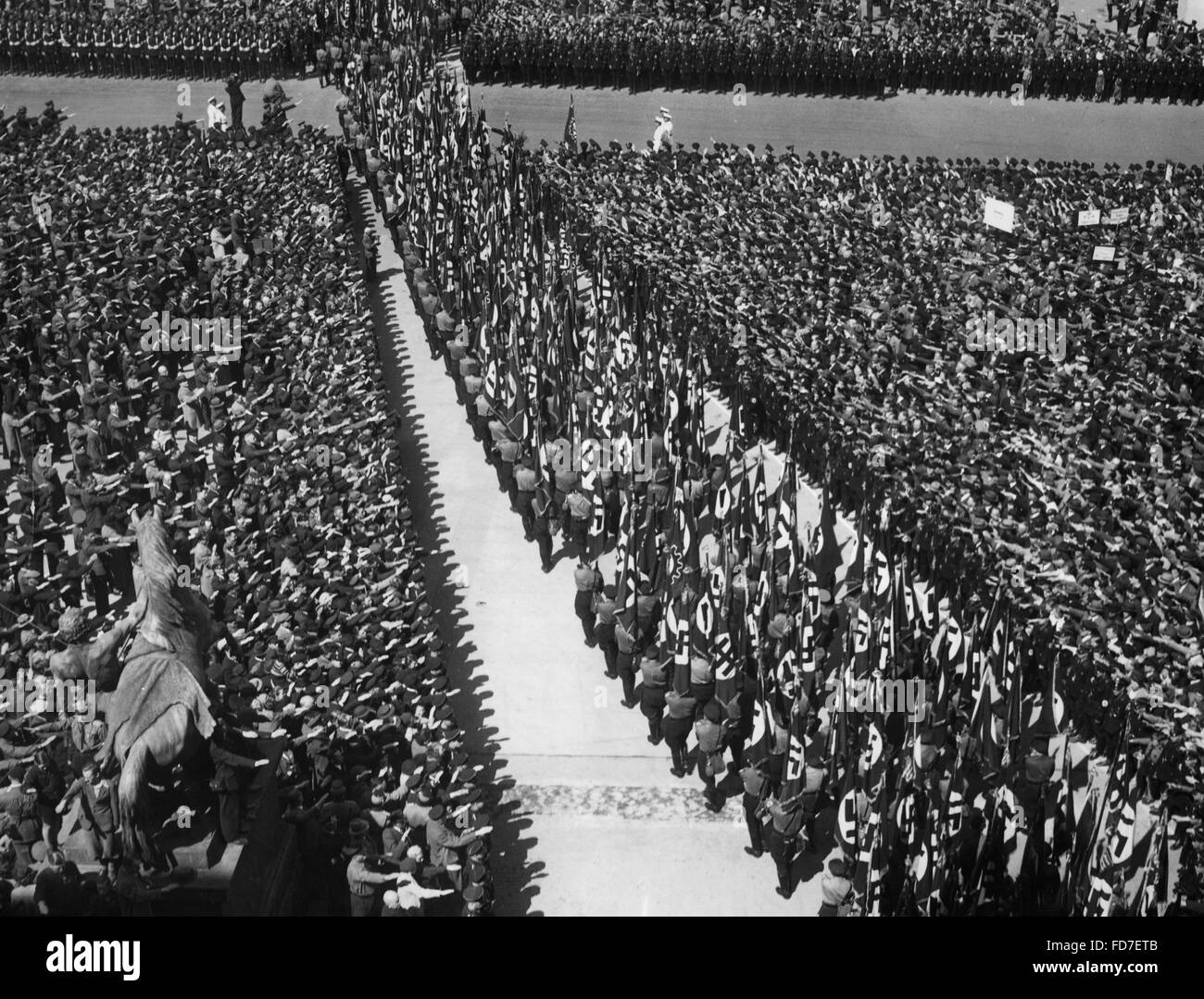 1937 nazi flag hi-res stock photography and images - Alamy