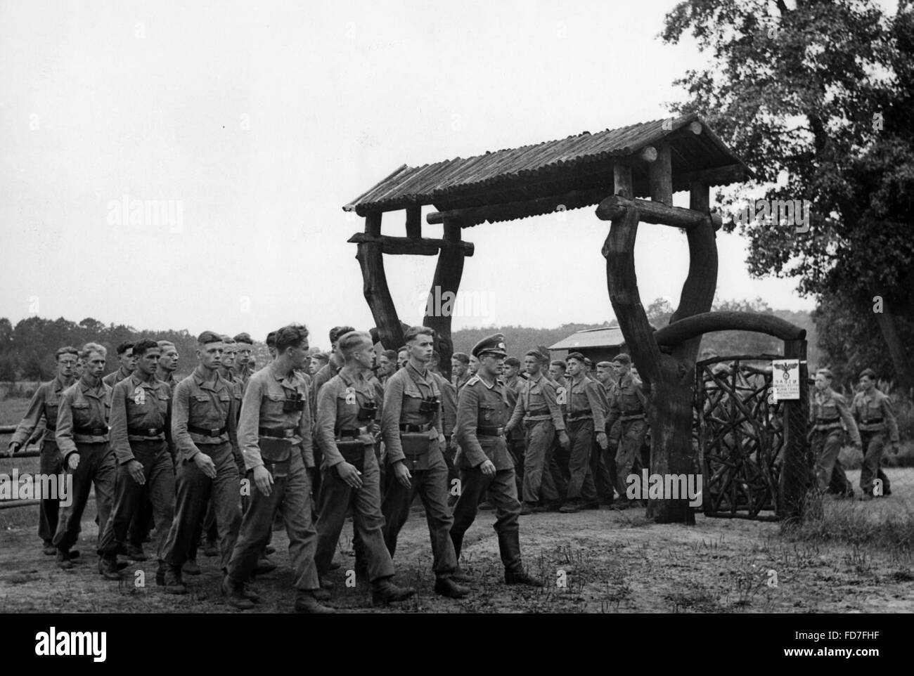 Military march hi-res stock photography and images - Alamy