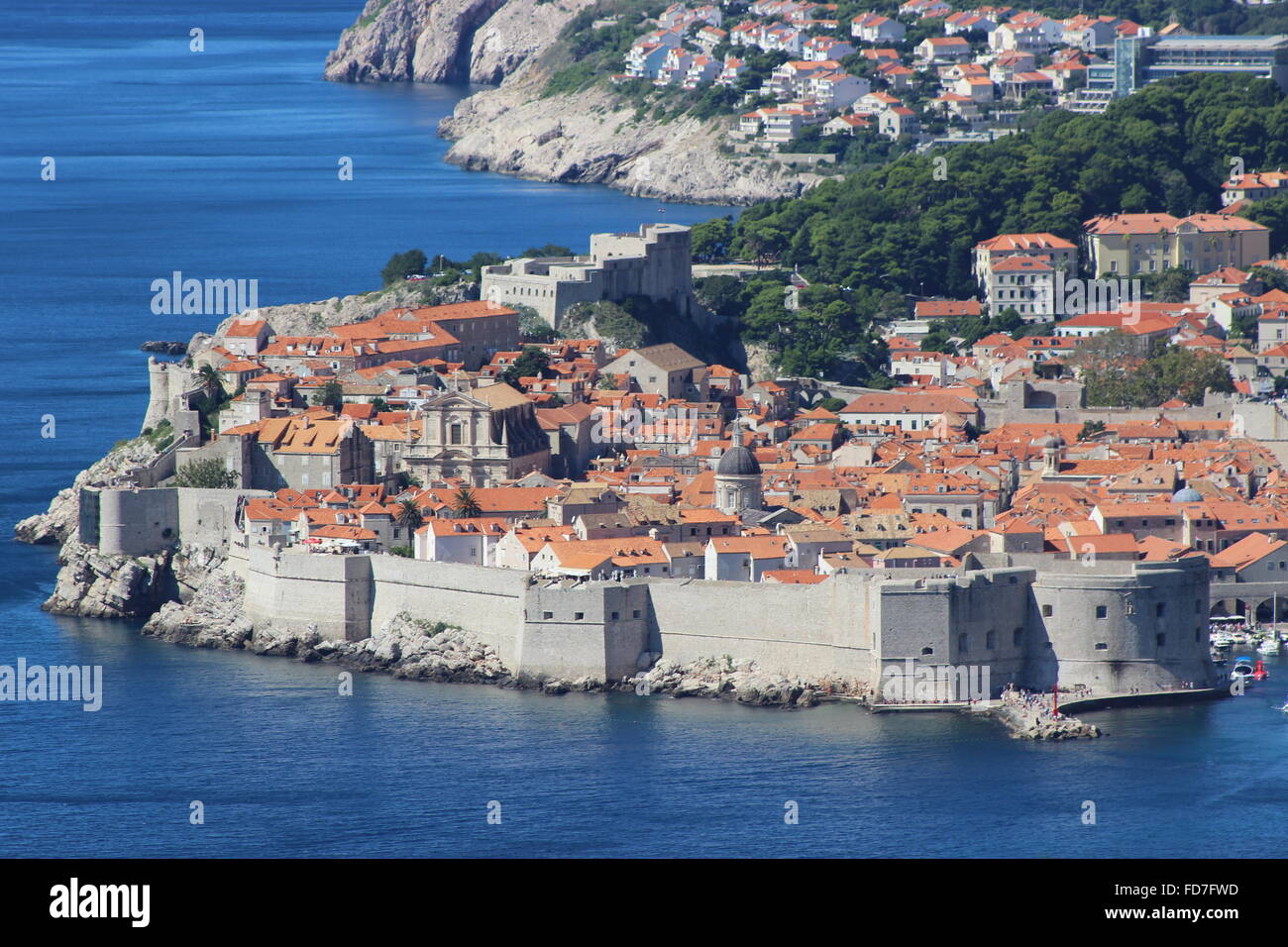Town by the sea hi-res stock photography and images - Alamy