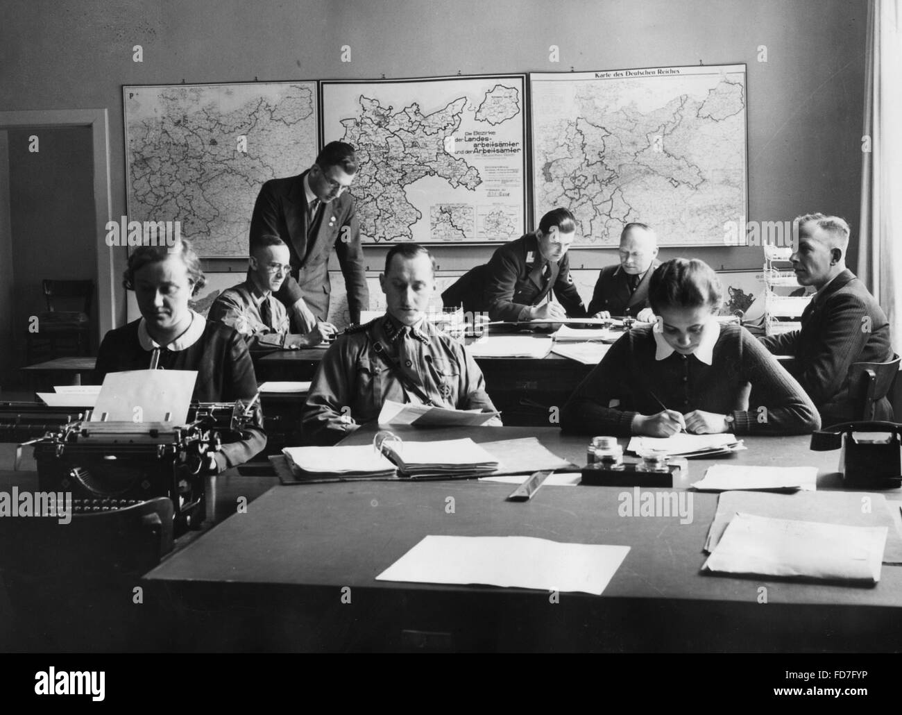 Socialist office Black and White Stock Photos & Images - Alamy