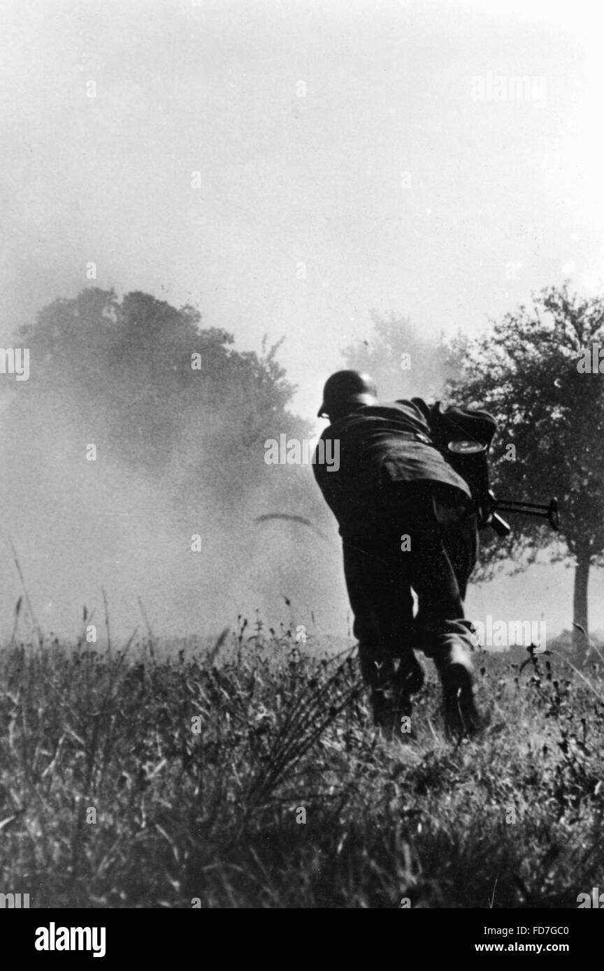 Wehrmacht soldier during the retreat fights in France, 1944 Stock Photo ...