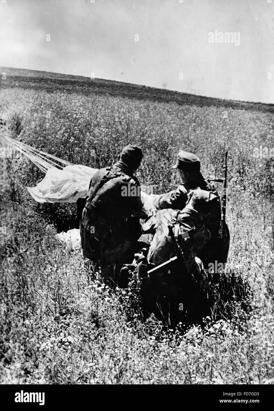 German pioneers recover an Allied supply bomb, 1944 Stock Photo - Alamy