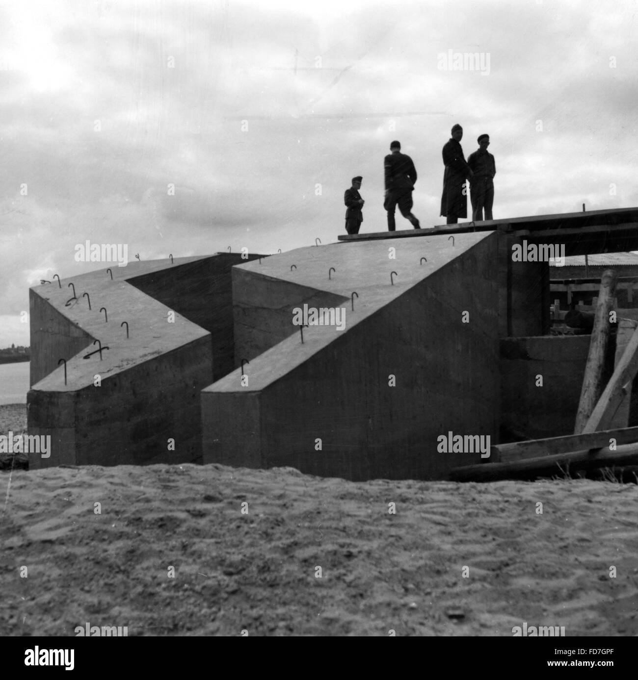 Construction of a coastal fortification on the Atlantic Wall Stock ...