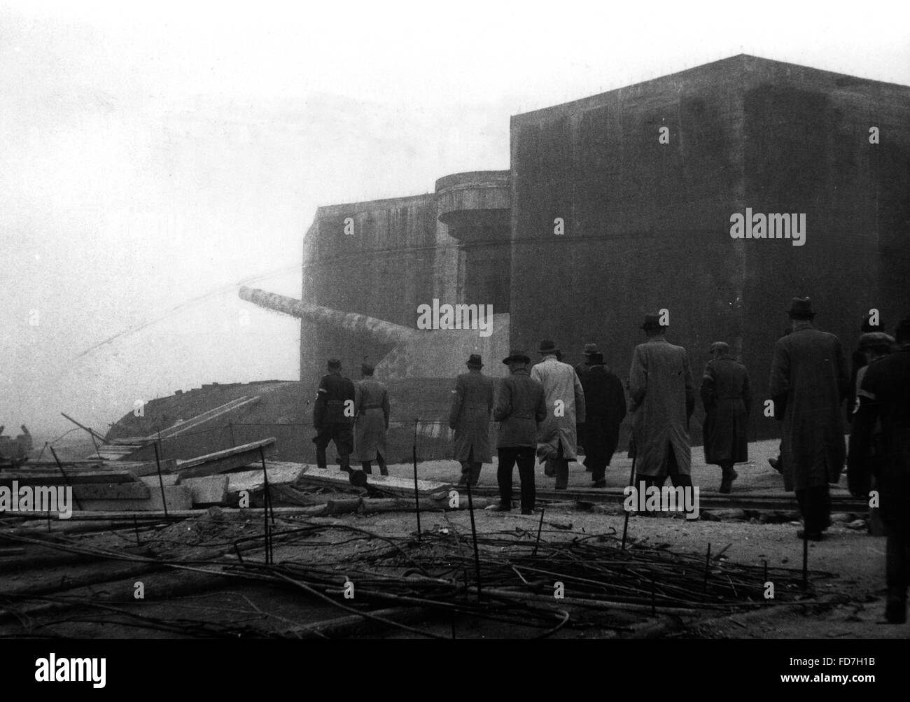 German coastal artillery on the Atlantic Wall, 1943 Stock Photo - Alamy