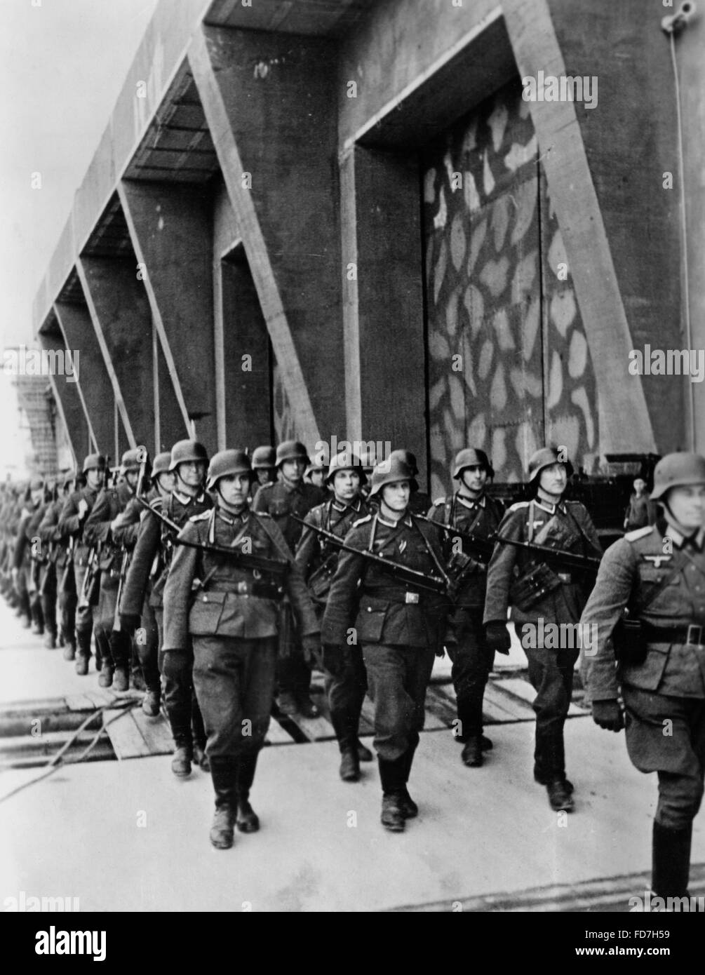 Garrison of a German coastal fortification at the Atlantic Wall, 1944 ...