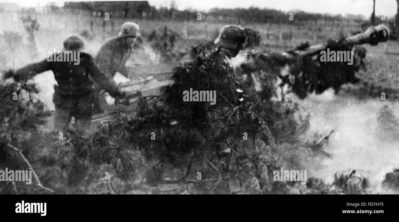 Antitank gun of the Wehrmacht on the Western Front, 1945 Stock Photo ...