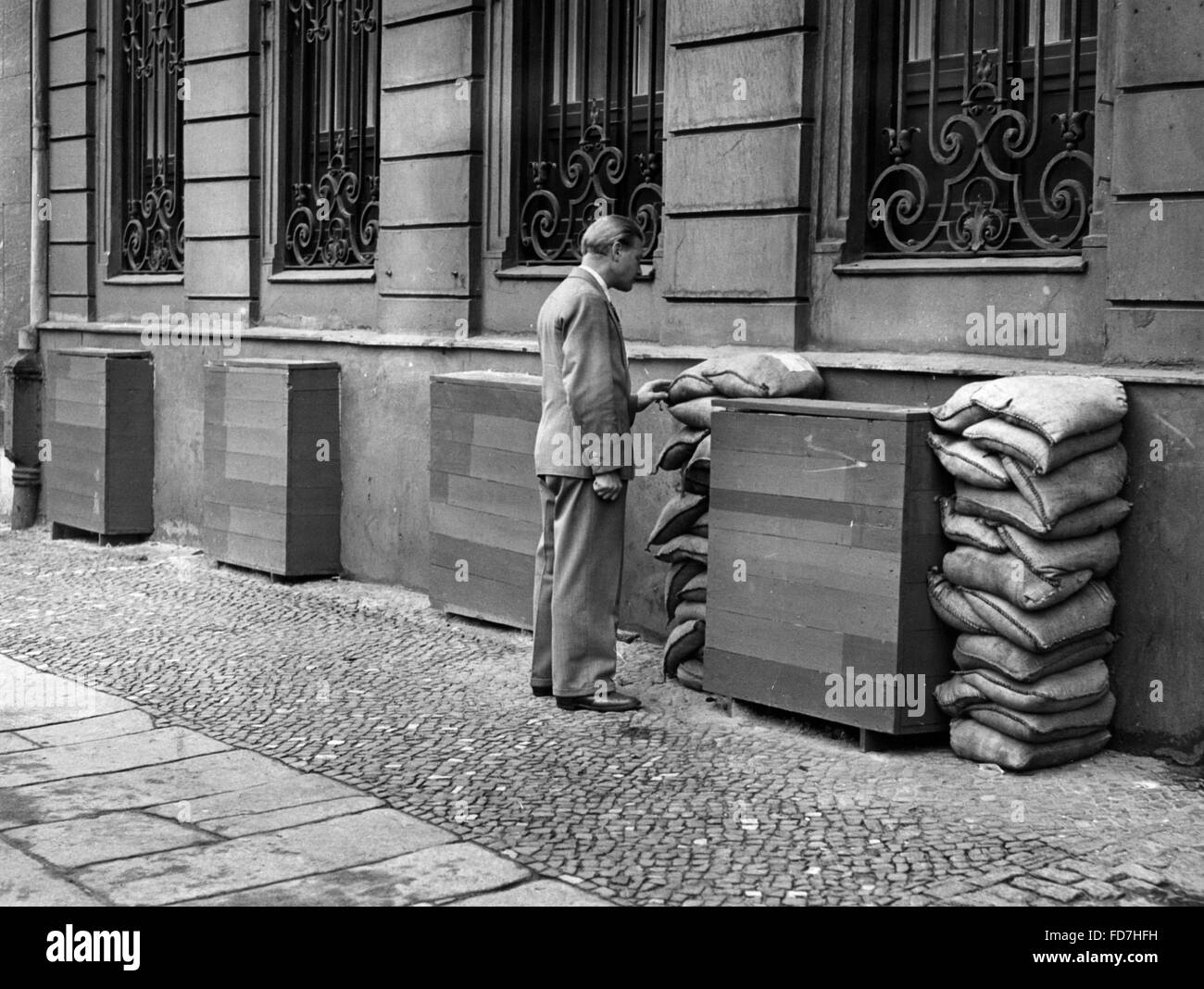 Air raid precautions hi-res stock photography and images - Alamy