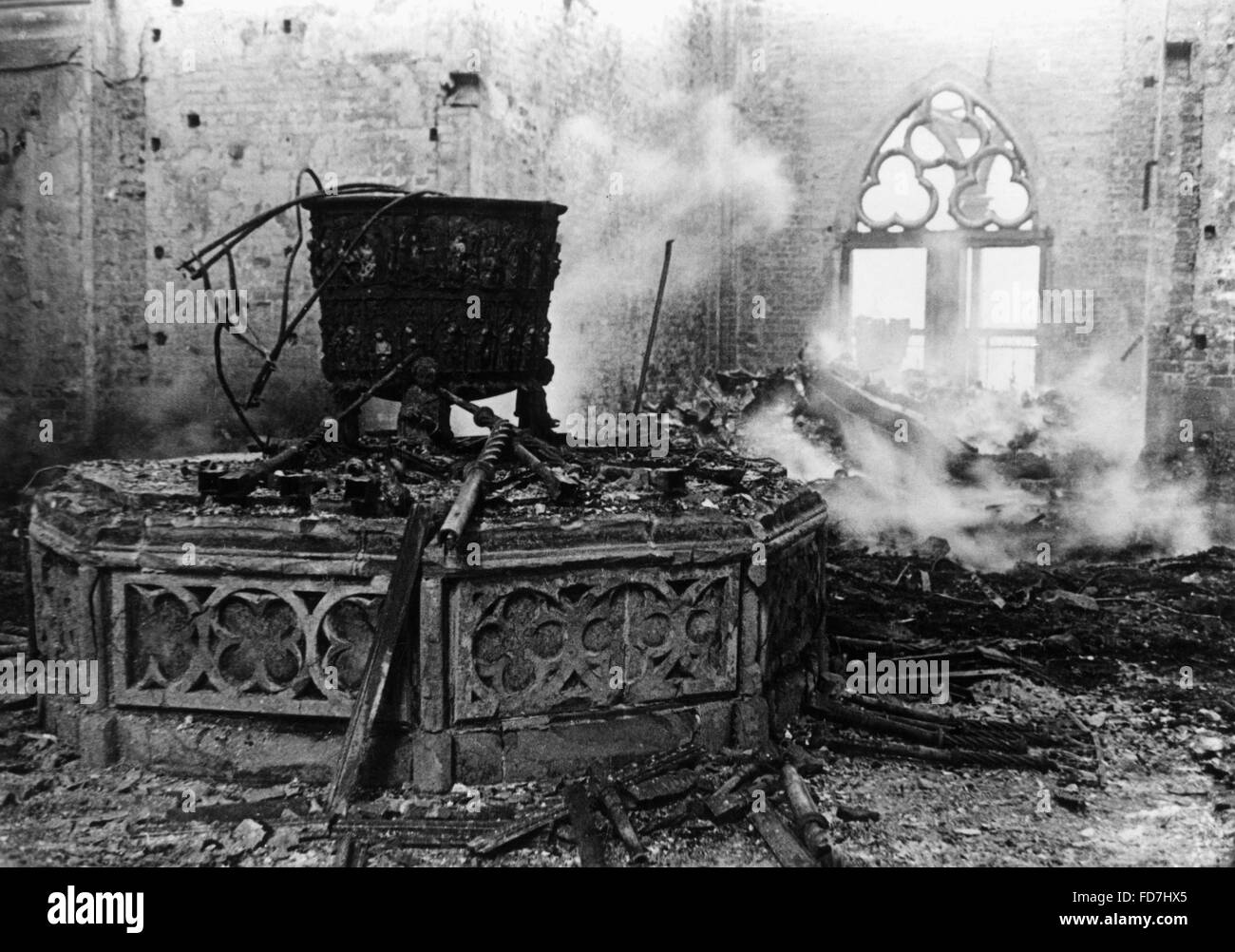 Bomb damage to the St. Mary's Church in Luebeck, 1942 Stock Photo - Alamy