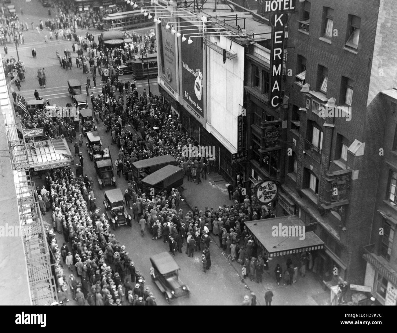 Prohibition usa raid hi-res stock photography and images - Alamy