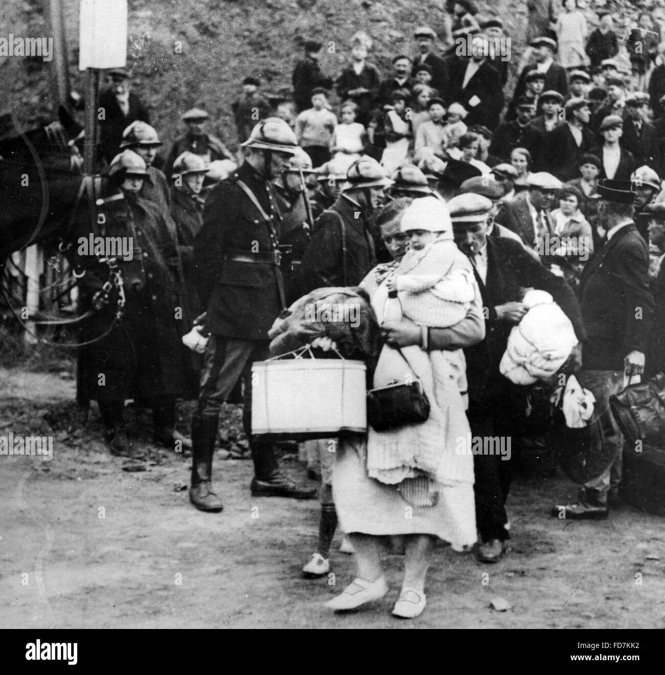 Expulsion of Polish migrant workers in France, 1934 Stock Photo - Alamy