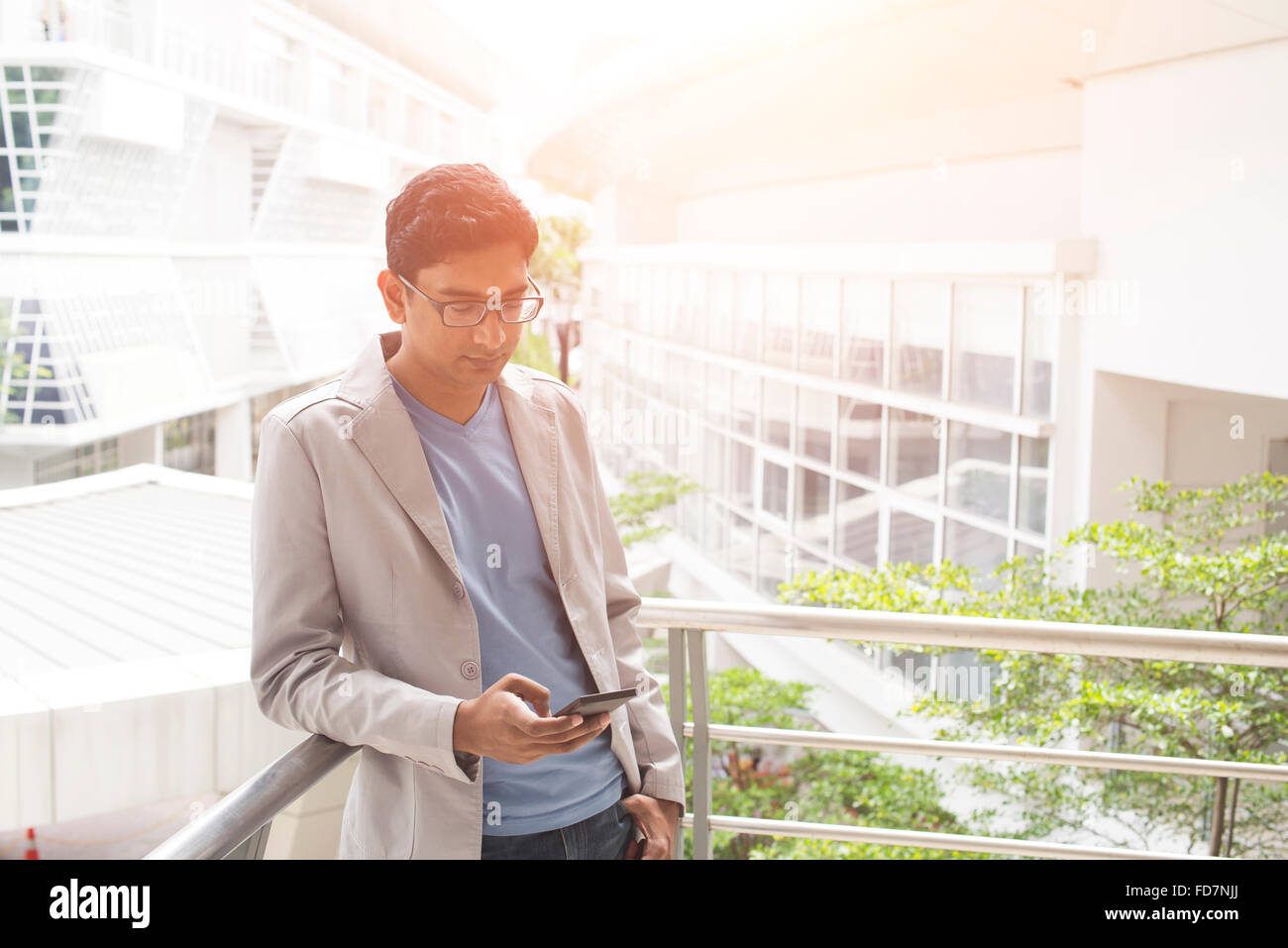 Bangladeshi man using mobile phone hi-res stock photography and images ...
