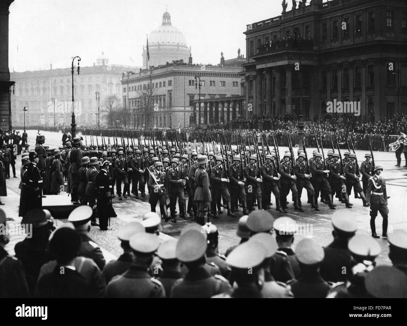 Hitler parade berlin hi-res stock photography and images - Alamy