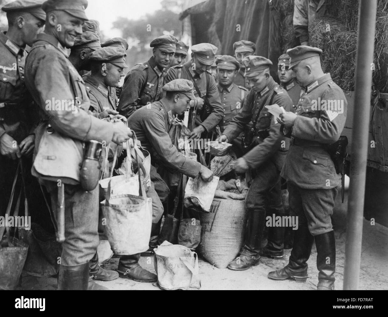 Cavalry wehrmacht hi-res stock photography and images - Alamy