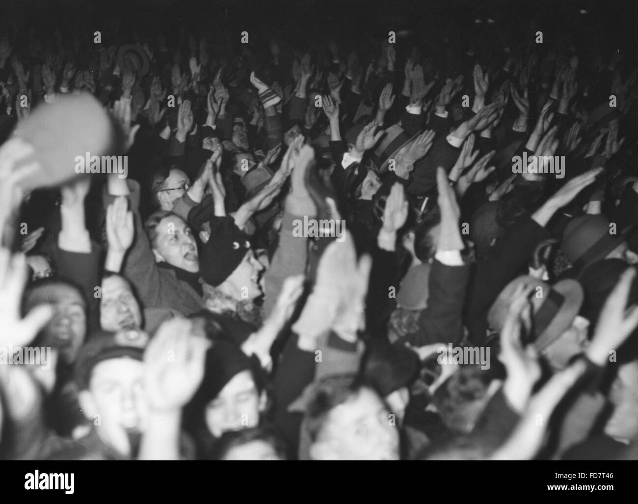 Crowd acclaiming Hitler in Berlin, 1935 Stock Photo - Alamy