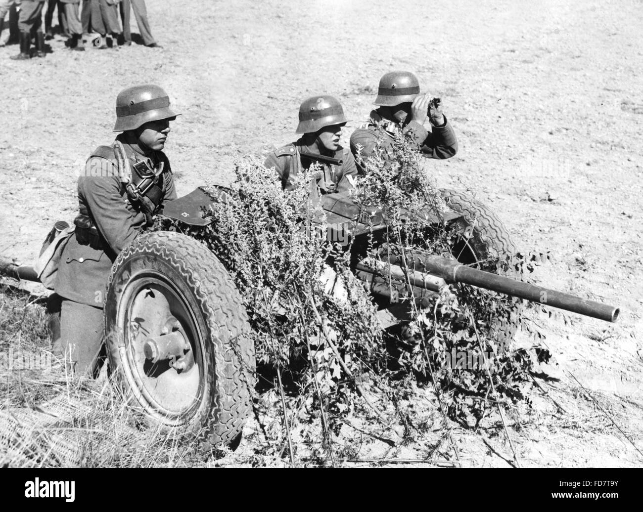 Tank target hi-res stock photography and images - Alamy