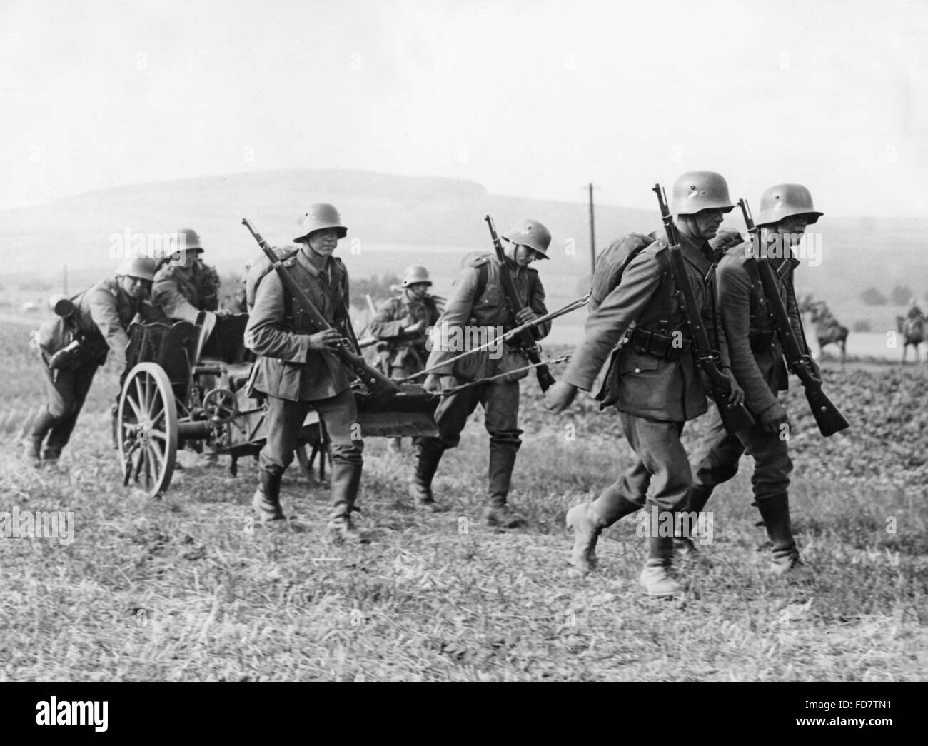 Of a gun Black and White Stock Photos & Images - Alamy