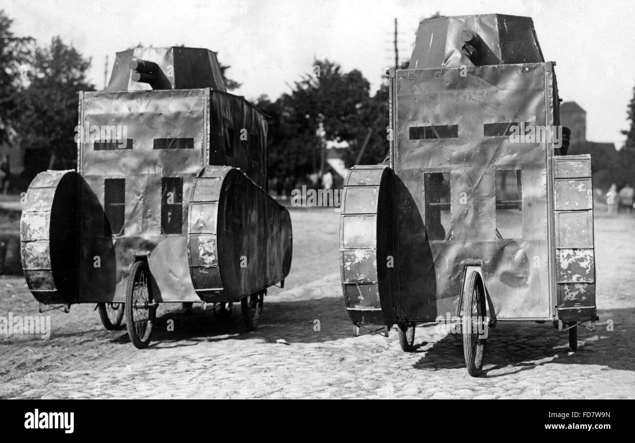 Dummy tanks hi-res stock photography and images - Alamy