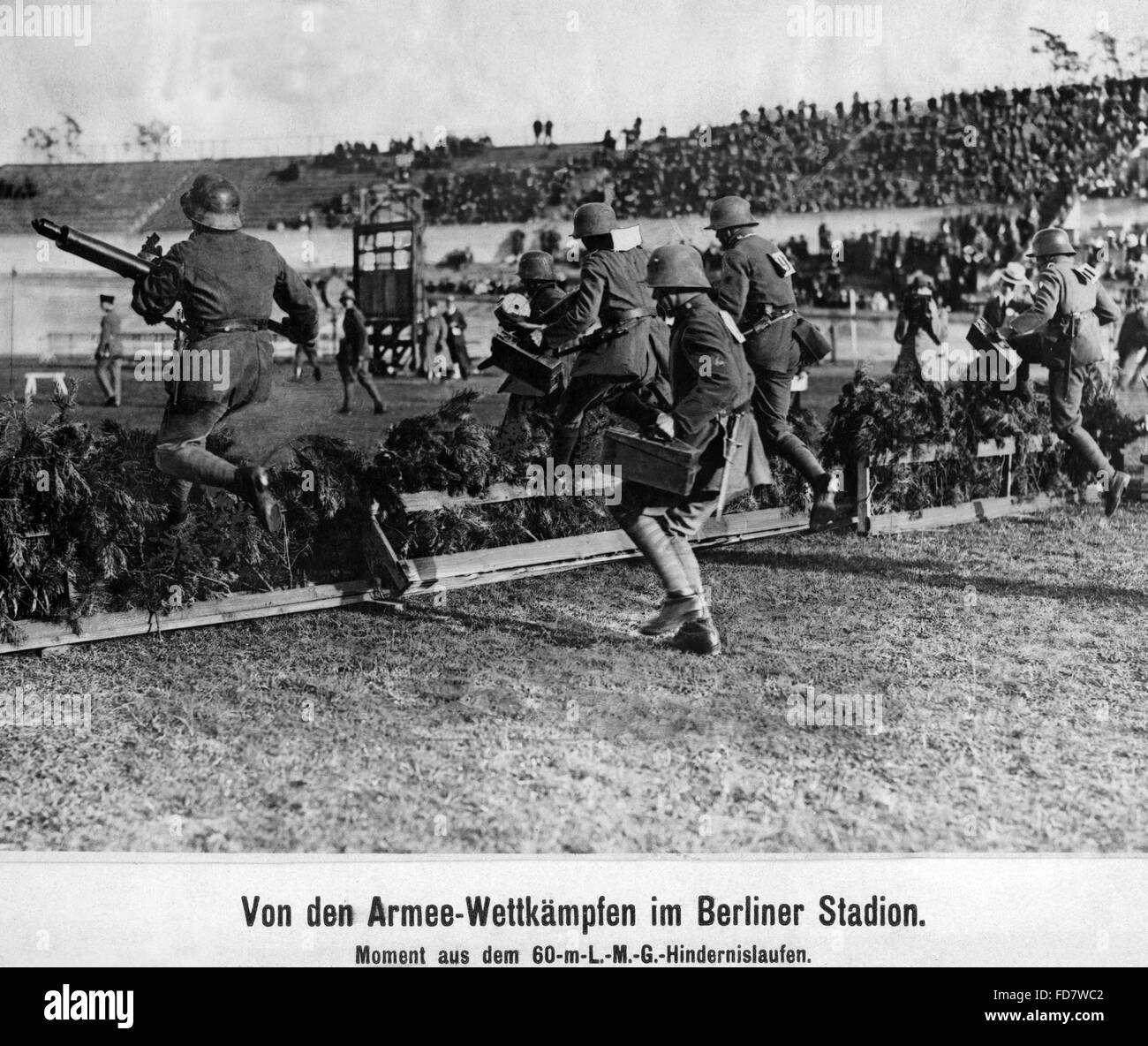 Army soldiers participate in Black and White Stock Photos & Images - Alamy