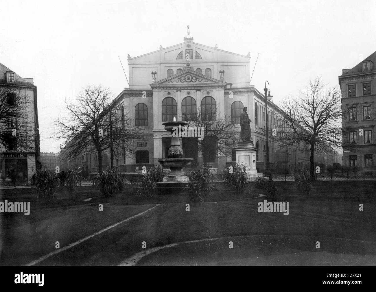 Munich popular theatre hi-res stock photography and images - Alamy