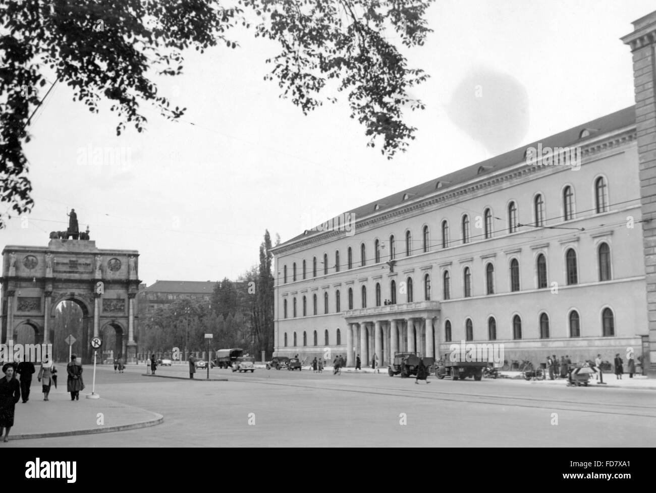 Gate house Black and White Stock Photos & Images - Alamy