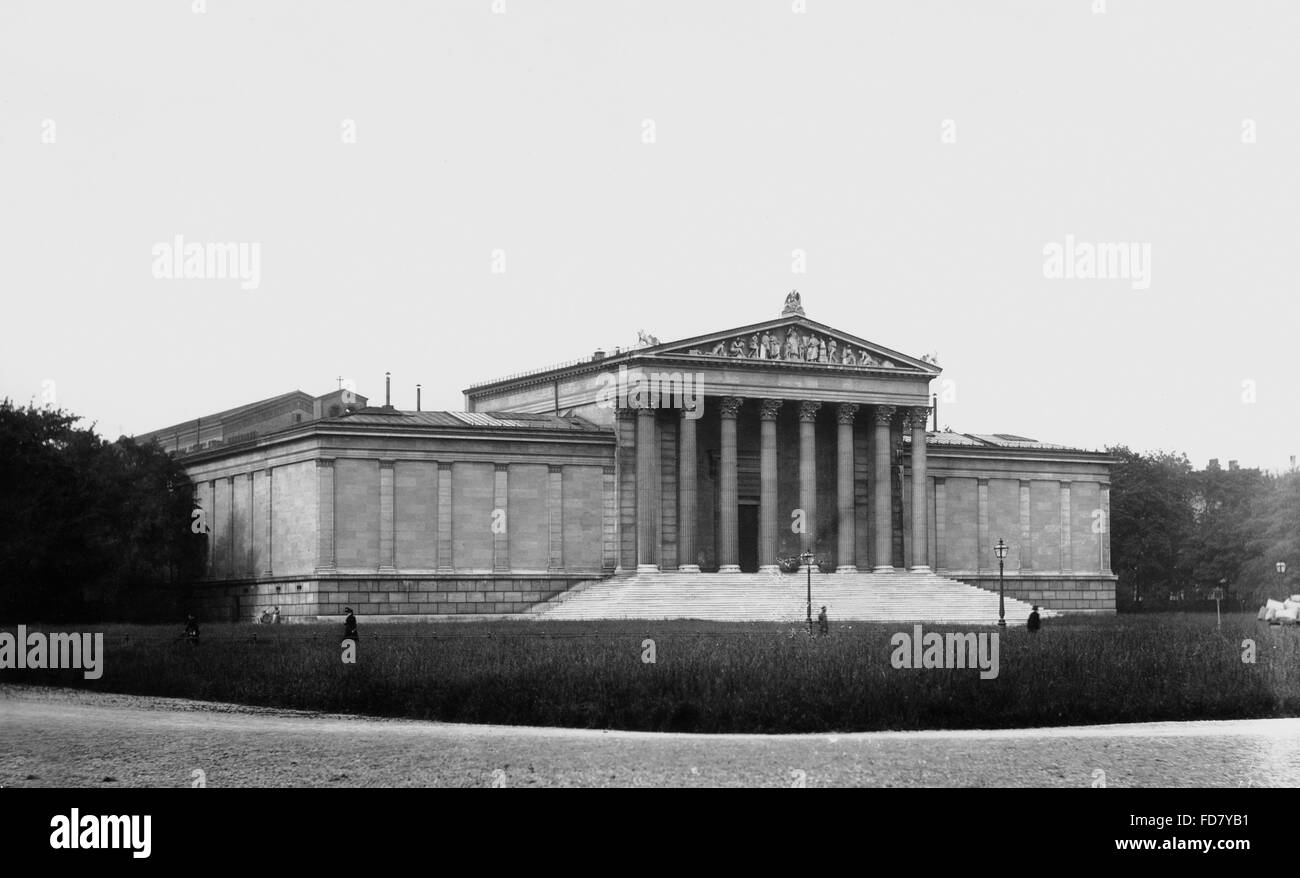 Koenigsplatz (King`s Square) in Munich around 1900 Stock Photo - Alamy