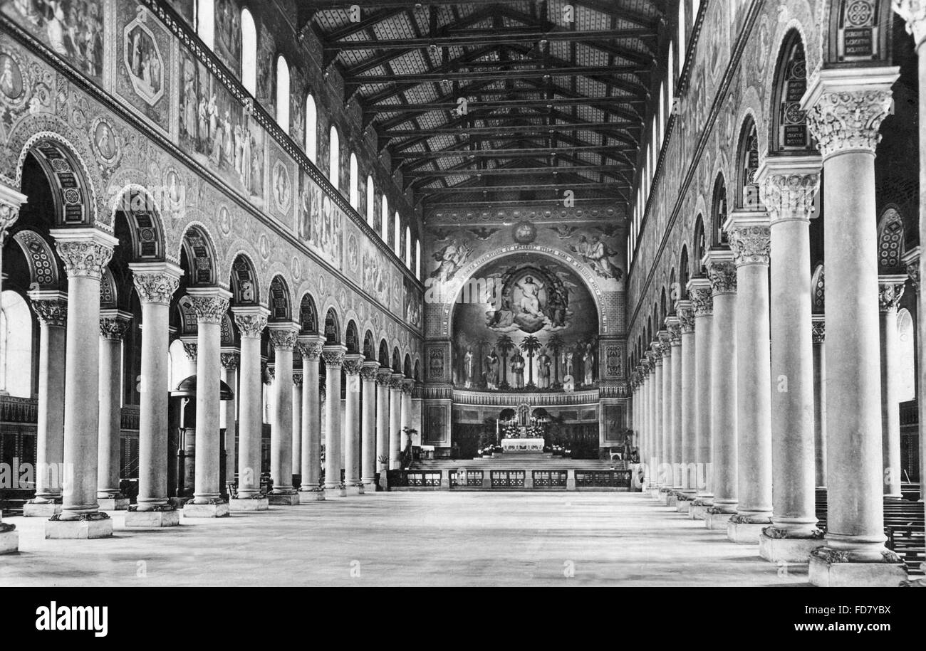Munich interior Black and White Stock Photos & Images - Alamy