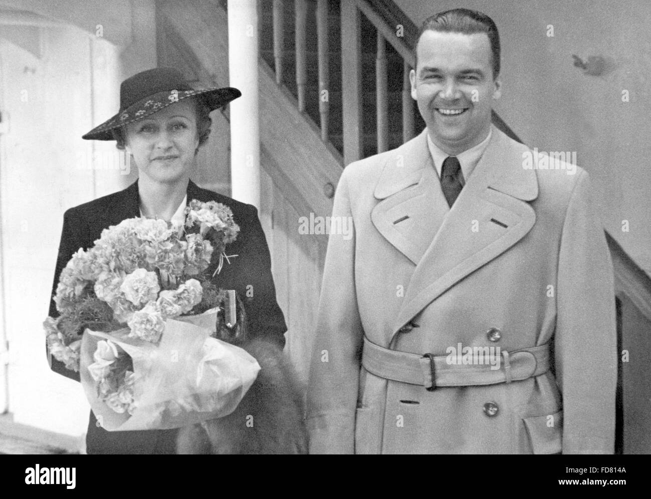 Rudolf Caracciola with his wife, 1937 Stock Photo - Alamy