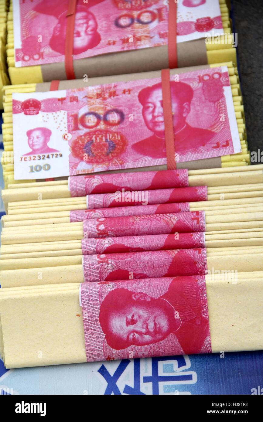 Bin, Bin, CHN. 29th Jan, 2016. These Hell bank notes look like the real ...