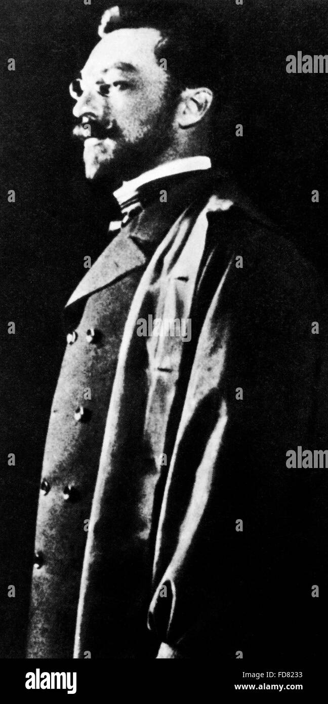 Portrait of Wassily Kandinsky, 1908 Stock Photo - Alamy