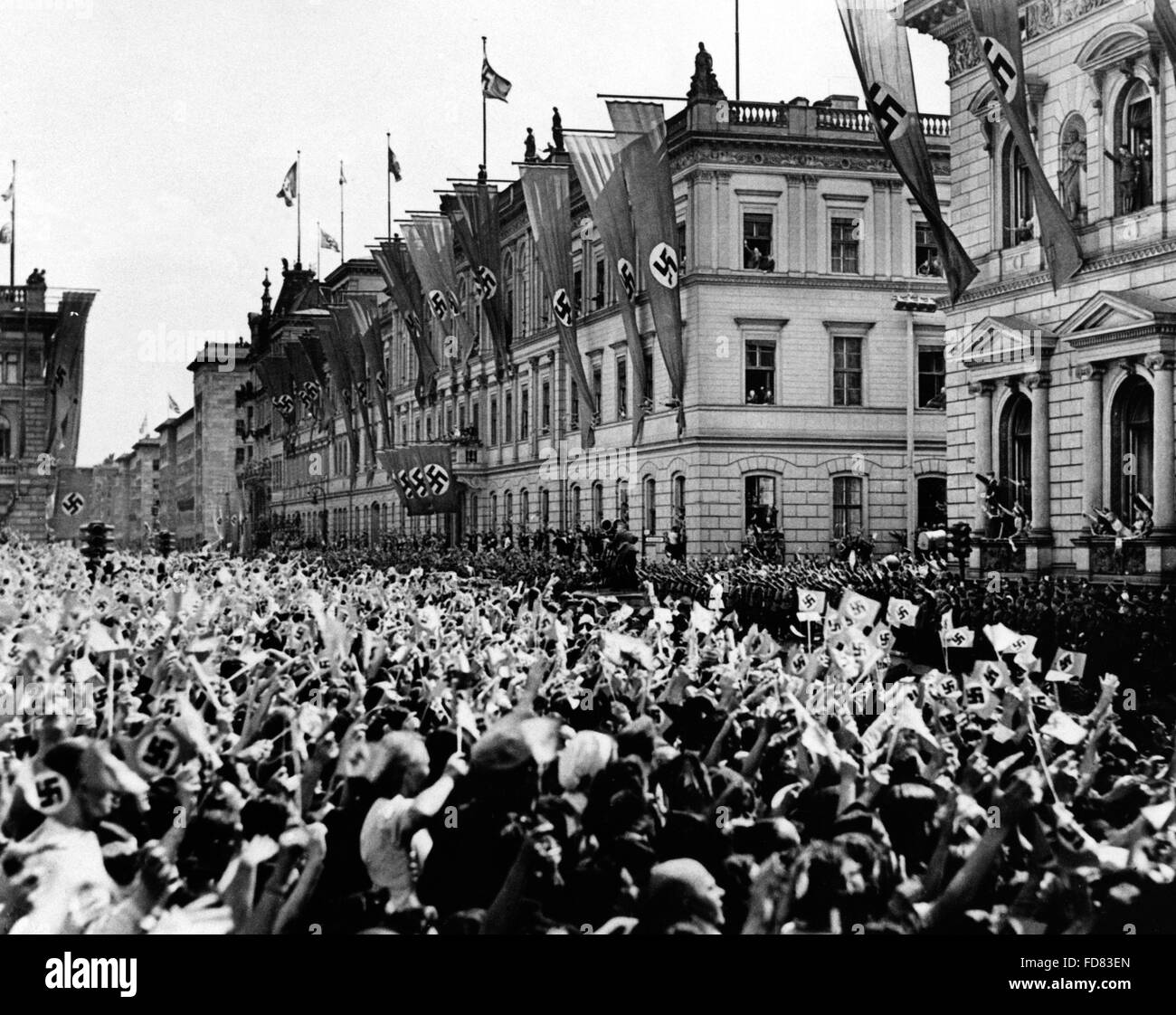 Adolf Hitler in Berlin, 1940 Stock Photo, Royalty Free Image: 94220749 ...