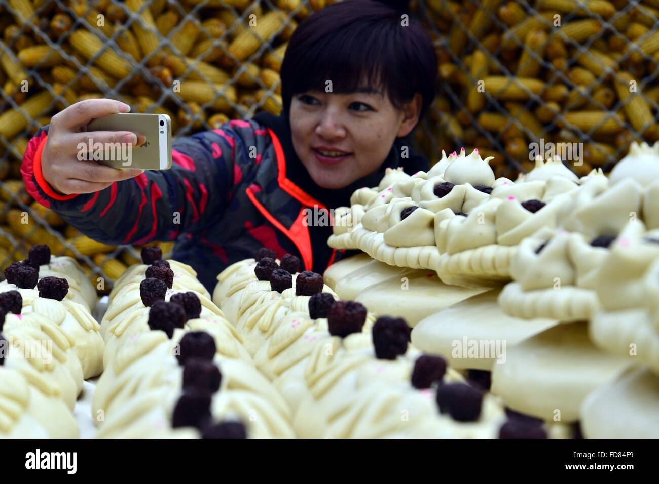 Chiping, Chiping, CHN. 28th Jan, 2016. Flower-shaped pastries. © SIPA ...