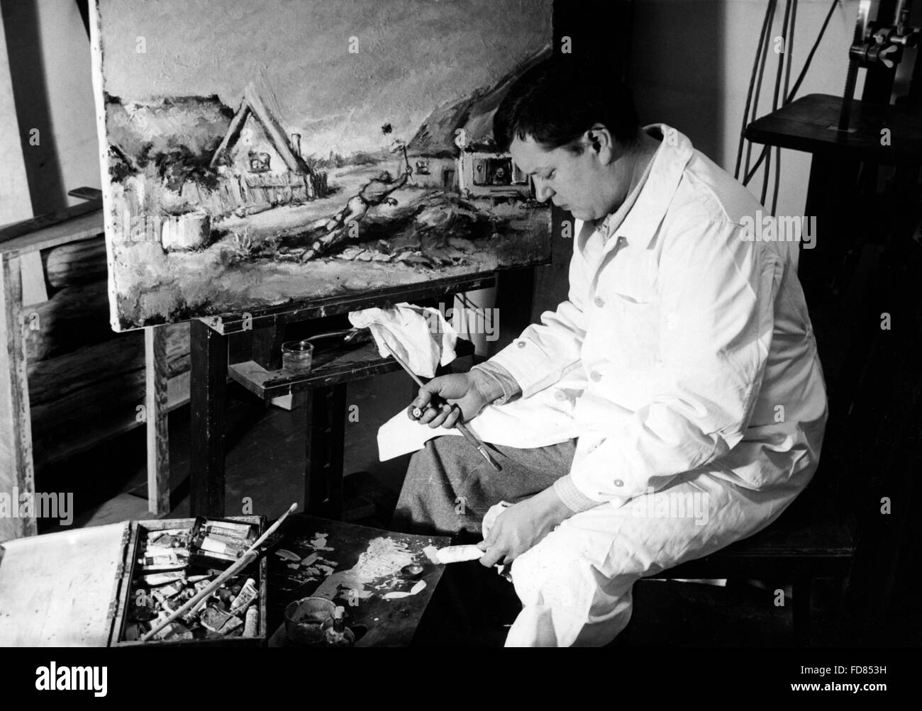 Paul Dahlke in his workshop, 1939 Stock Photo - Alamy